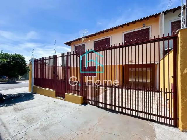 Casa / Sobrado para Venda em Londrina/PR Santa Mônica 3 Quartos