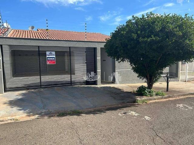 Casa / Sobrado para Venda em Londrina/PR Santa Mônica 3 Quartos