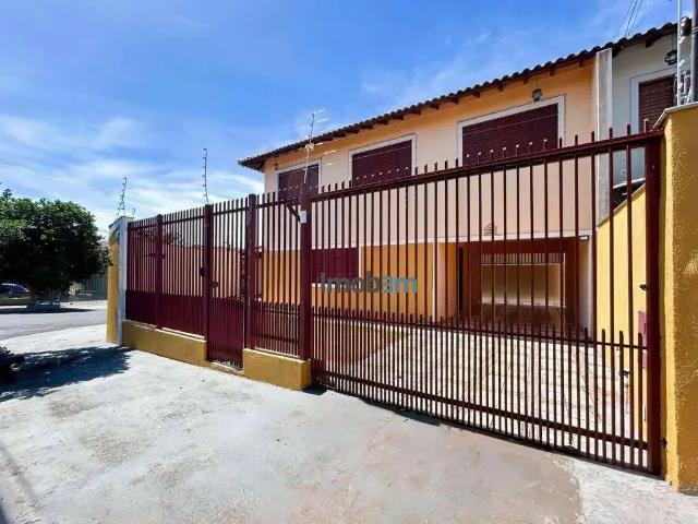 Casa / Sobrado para Venda em Londrina/PR Santa Mônica 3 Quartos