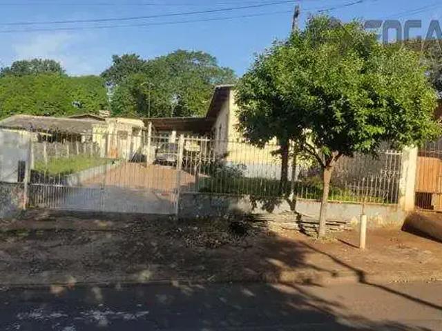 Casa / Sobrado para Venda em Londrina/PR Santa Izabel 3 Quartos