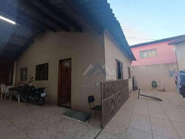 Casa / Sobrado para Venda em Londrina/PR Santa Joana 3 Quartos