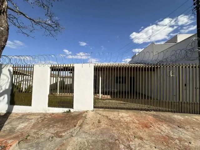 Casa / Sobrado para Venda em Londrina/PR Santa Rita 1 3 Quartos