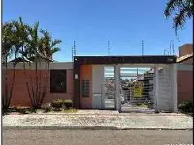 Casa / Sobrado para Venda em Londrina/PR Santiago
