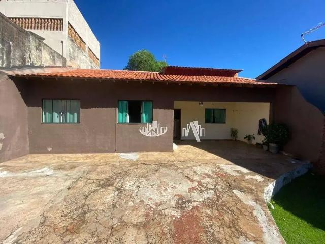 Casa / Sobrado para Venda em Londrina/PR Tarobá 3 Quartos