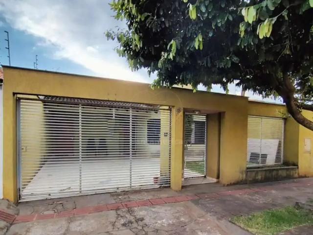 Casa / Sobrado para Venda em Londrina/PR Tarobá 3 Quartos