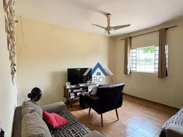 Casa / Sobrado para Venda em Londrina/PR Tarobá 3 Quartos