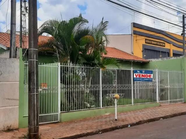 Casa / Sobrado para Venda em Londrina/PR Vila Casoni 3 Quartos