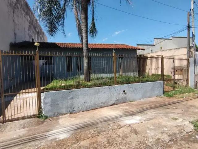 Casa / Sobrado para Venda em Londrina/PR Vila Casoni 4 Quartos