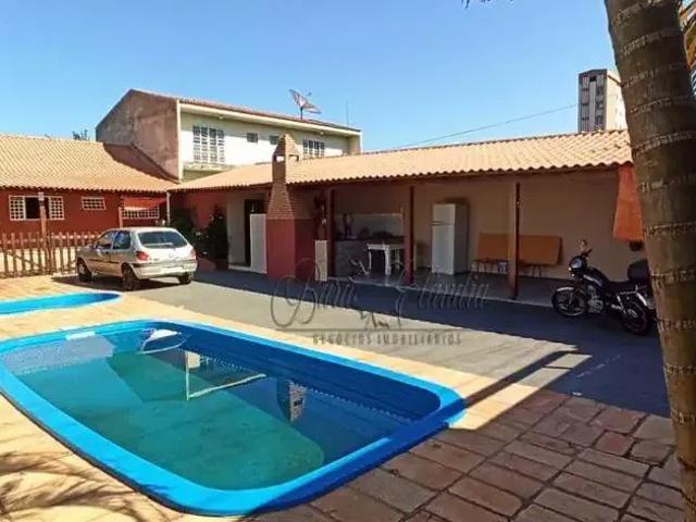 Casa / Sobrado para Venda em Londrina/PR Vila Brasil 4 Quartos