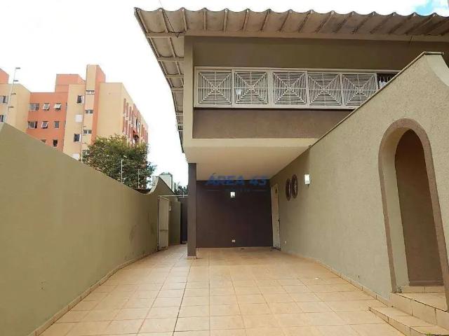 Casa / Sobrado para Venda em Londrina/PR Vila Larsen 1 4 Quartos