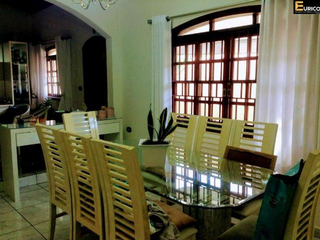 Casa / Sobrado para Venda em Louveira/SP Vila Pasti 3 Quartos