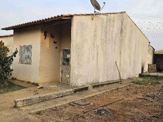 Casa / Sobrado para Venda em Luziânia/GO Mansões de Recreio Estrela Dalva IV 2 Quartos