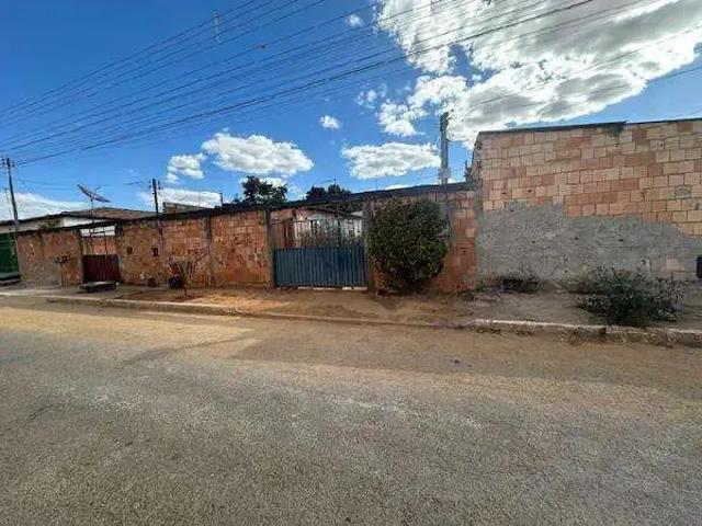 Casa / Sobrado para Venda em Luziânia/GO Cidade Industrial Fracaroli 3 Quartos