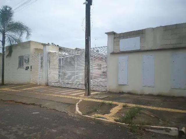 Casa / Sobrado para Venda em Luziânia/GO Jardim Planalto 2 Quartos