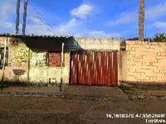 Casa / Sobrado para Venda em Luziânia/GO Parque Estrela Dalva X 2 Quartos