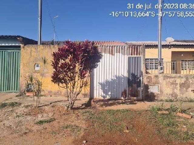 Casa / Sobrado para Venda em Luziânia/GO Parque Estrela Dalva X 2 Quartos