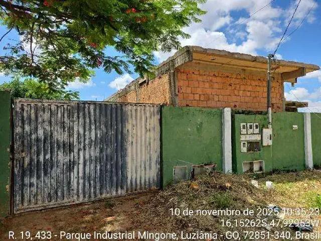 Casa / Sobrado para Venda em Luziânia/GO Parque Industrial Mingone 2 Quartos