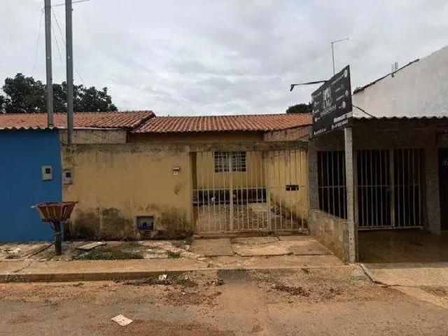 Casa / Sobrado para Venda em Luziânia/GO Parque Industrial Mingone 2 Quartos
