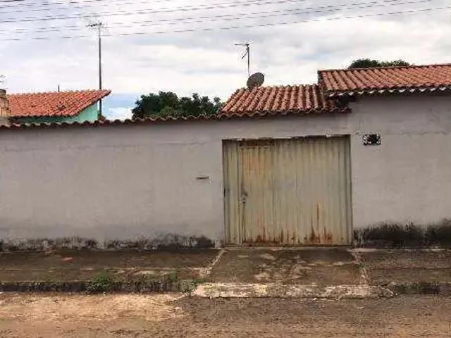 Casa / Sobrado para Venda em Luziânia/GO Parque Industrial Mingone 2 Quartos