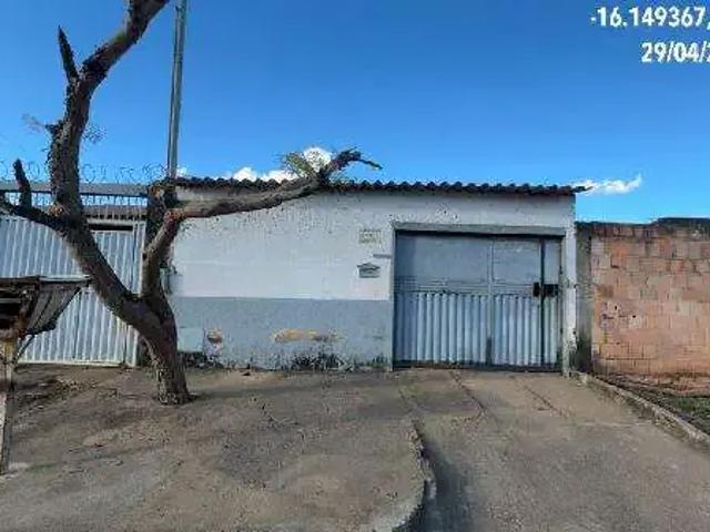 Casa / Sobrado para Venda em Luziânia/GO Parque Industrial Mingone 2 Quartos