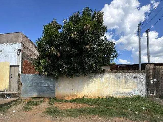Casa / Sobrado para Venda em Luziânia/GO Parque Industrial Mingone 2 Quartos