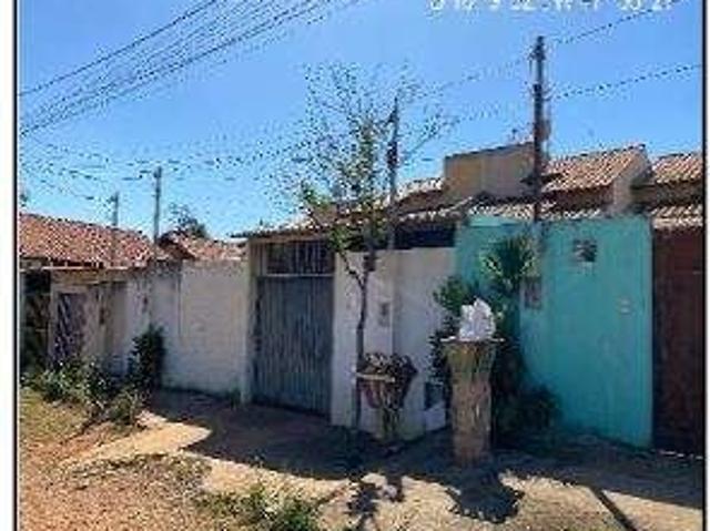 Casa / Sobrado para Venda em Luziânia/GO Parque Industrial São José 2 Quartos