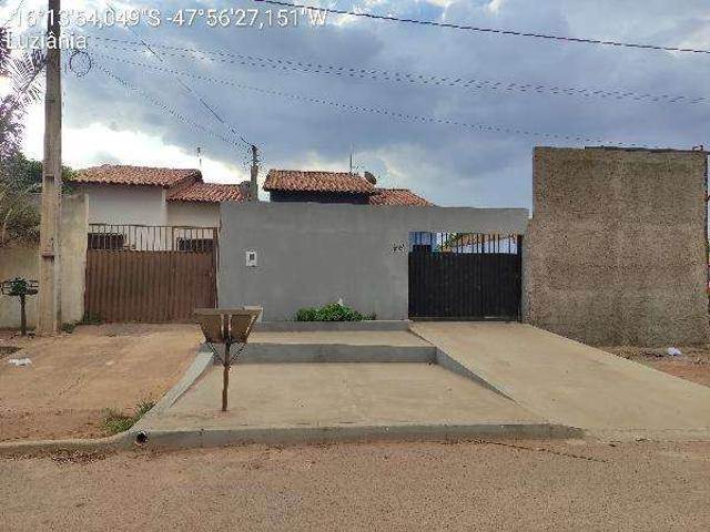 Casa / Sobrado para Venda em Luziânia/GO Parque JK 2 Quartos