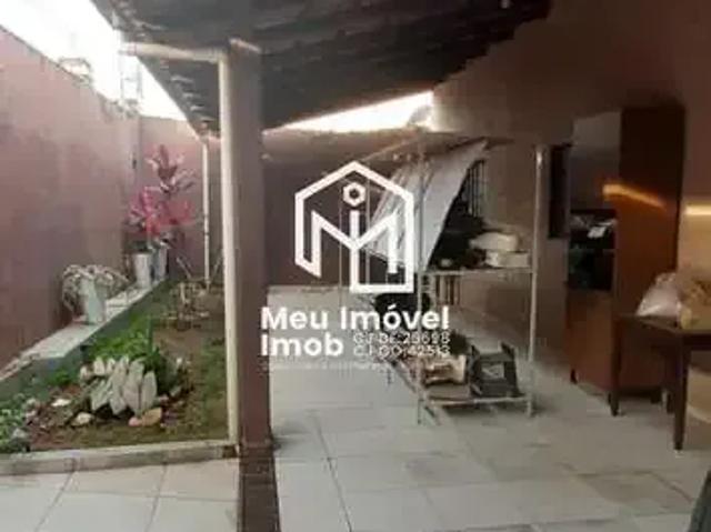 Casa / Sobrado para Venda em Luziânia/GO Shis 4 Quartos