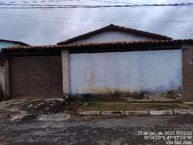 Casa / Sobrado para Venda em Luziânia/GO Vila São José 3 Quartos