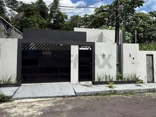 Casa / Sobrado para Venda em Manaus/AM Flores 3 Quartos