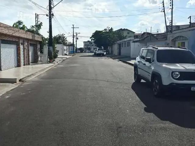 Casa / Sobrado para Venda em Manaus/AM Flores 3 Quartos