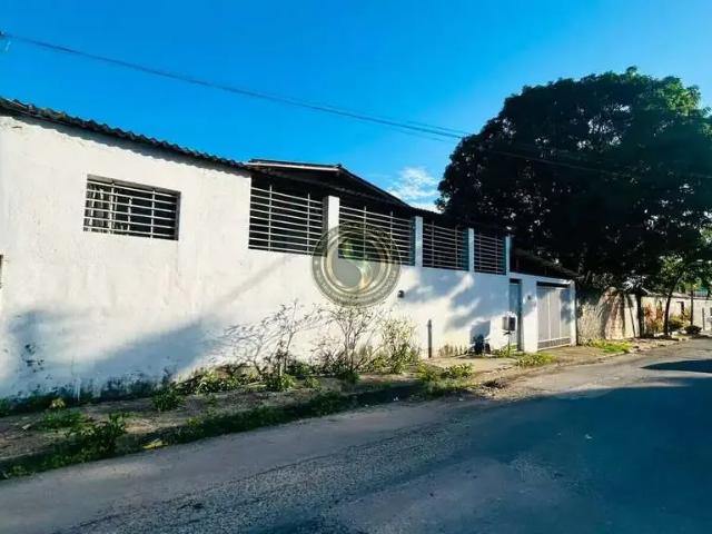 Casa / Sobrado para Venda em Manaus/AM Flores 4 Quartos