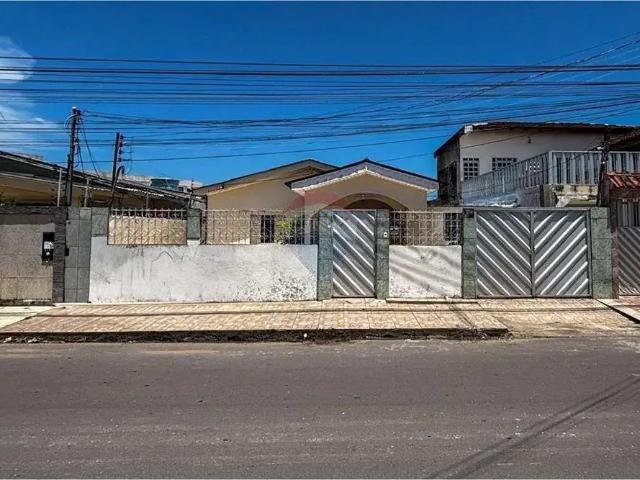 Casa / Sobrado para Venda em Manaus/AM Planalto 4 Quartos