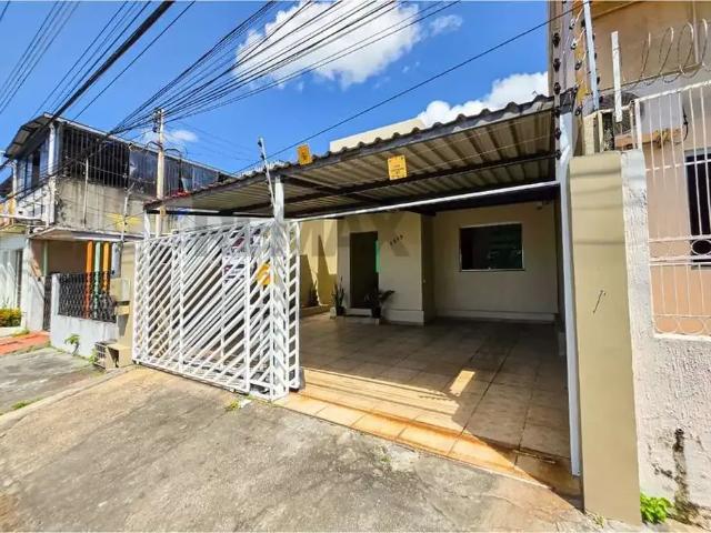Casa / Sobrado para Venda em Manaus/AM Praça 14 de Janeiro 2 Quartos