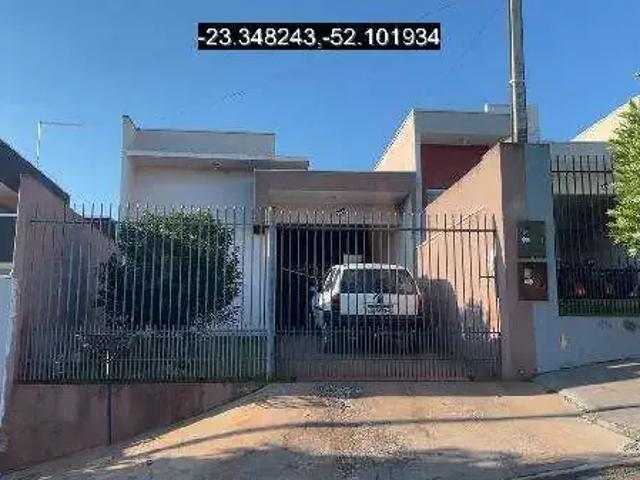 Casa / Sobrado para Venda em Mandaguaçu/PR Centro 2 Quartos