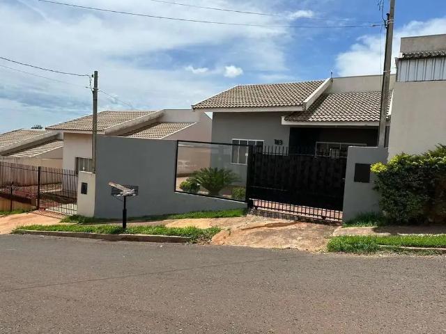 Casa / Sobrado para Venda em Mandaguaçu/PR Centro 2 Quartos