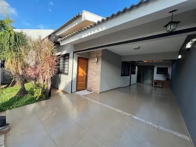 Casa / Sobrado para Venda em Mandaguaçu/PR Vila Grossi 3 Quartos