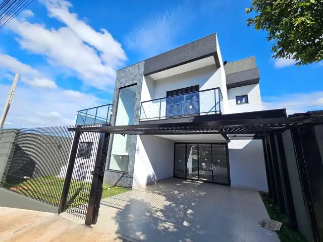 Casa / Sobrado para Venda em Mandaguaçu/PR Zona Leste 3 Quartos
