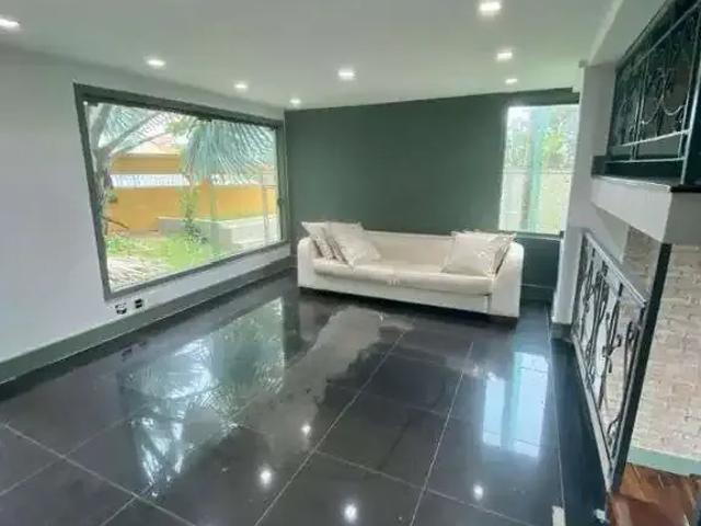 Casa / Sobrado para Venda em Macaé/RJ Novo Cavaleiro 4 Quartos