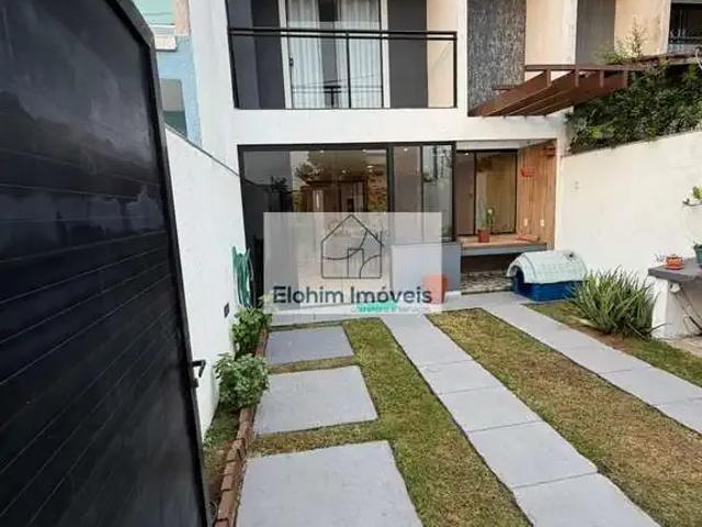 Casa / Sobrado para Venda em Macaé/RJ Ajuda de Baixo 3 Quartos