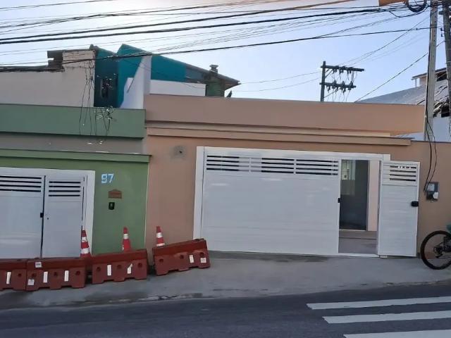 Casa / Sobrado para Venda em Macaé/RJ Aroeiras 3 Quartos