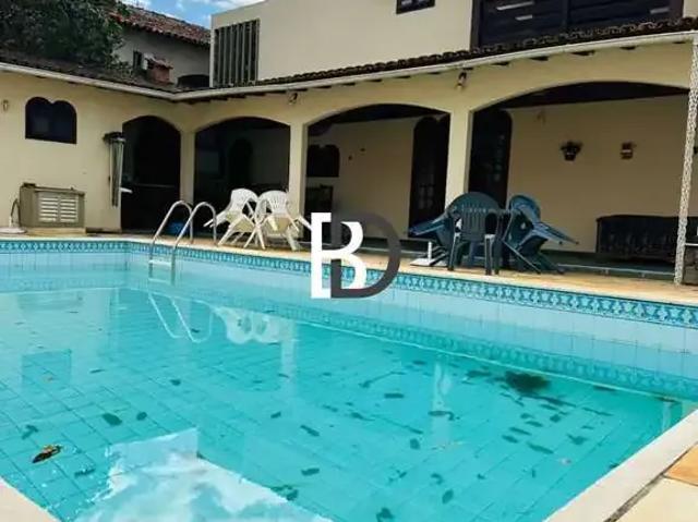 Casa / Sobrado para Venda em Macaé/RJ Cancela Preta 4 Quartos