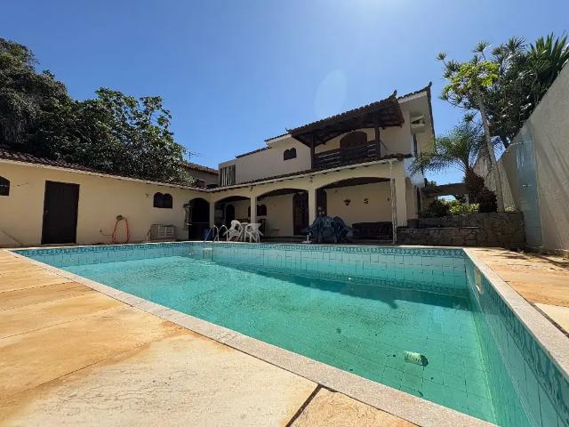 Casa / Sobrado para Venda em Macaé/RJ Cancela Preta 4 Quartos