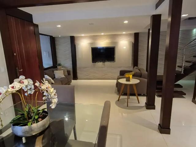 Casa / Sobrado para Venda em Macaé/RJ Glória 3 Quartos