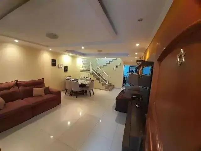 Casa / Sobrado para Venda em Macaé/RJ Granja dos Cavaleiros 3 Quartos