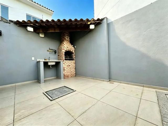Casa / Sobrado para Venda em Macaé/RJ Lagoa 2 Quartos