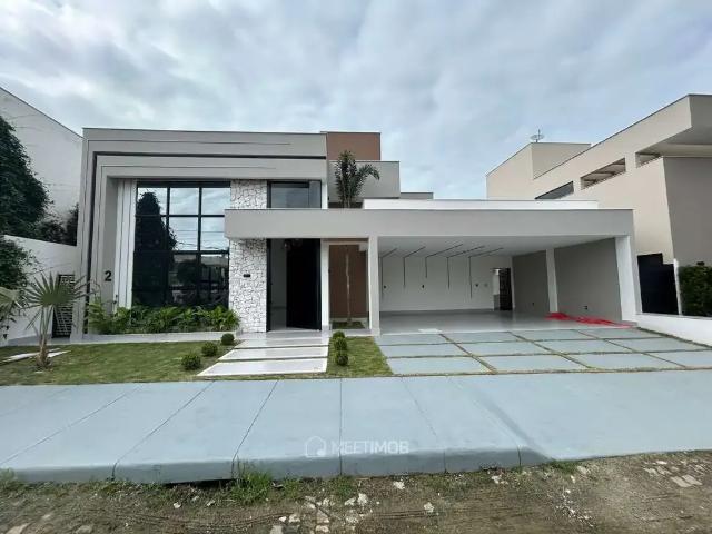 Casa / Sobrado para Venda em Macaé/RJ Lagoa 3 Quartos