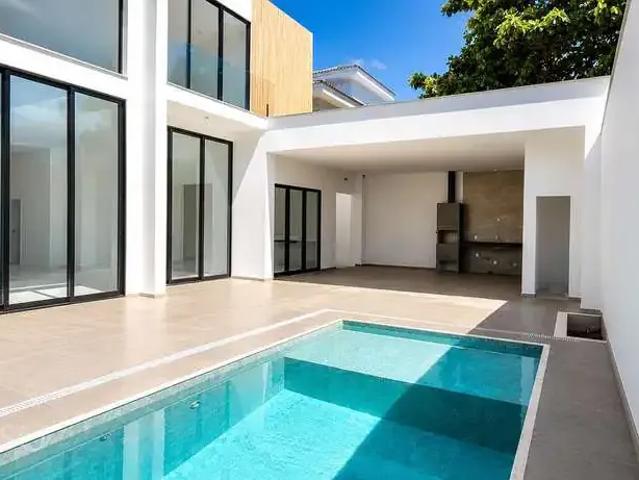 Casa / Sobrado para Venda em Macaé/RJ Lagoa 5 Quartos