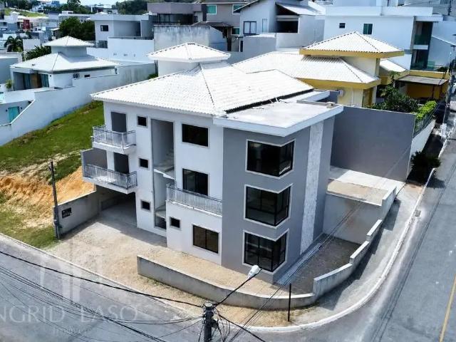 Casa / Sobrado para Venda em Macaé/RJ Lagoa 6 Quartos