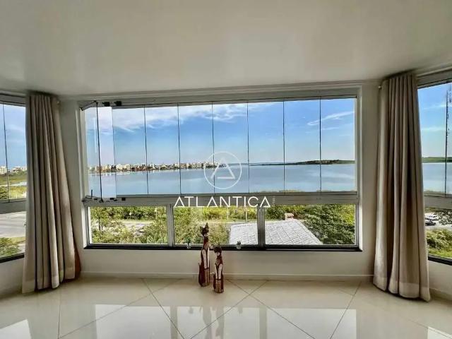 Casa / Sobrado para Venda em Macaé/RJ São Marcos 3 Quartos